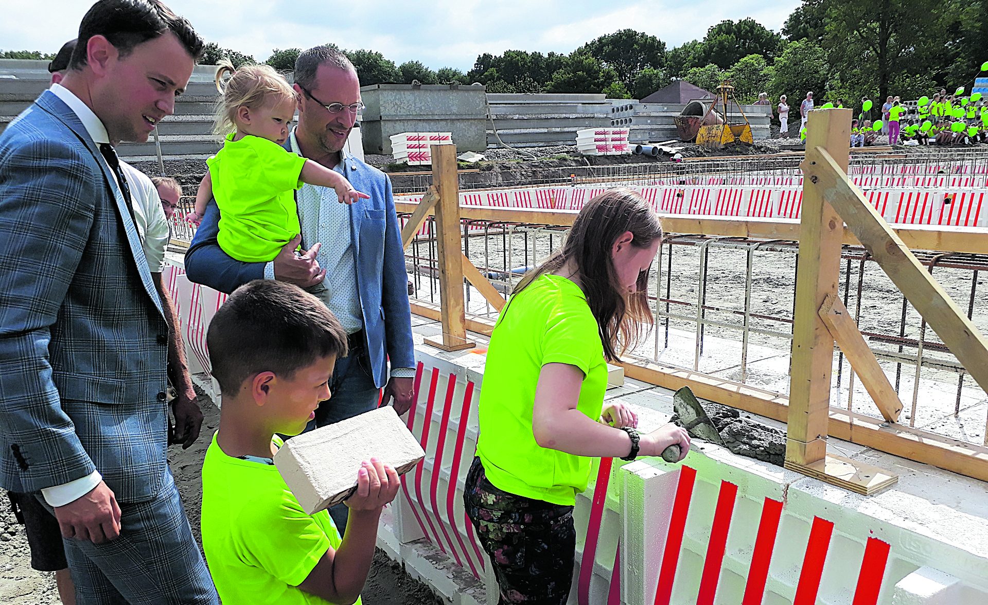 Officiële eerste steen voor IKC Triade - Nieuwe Meerbode