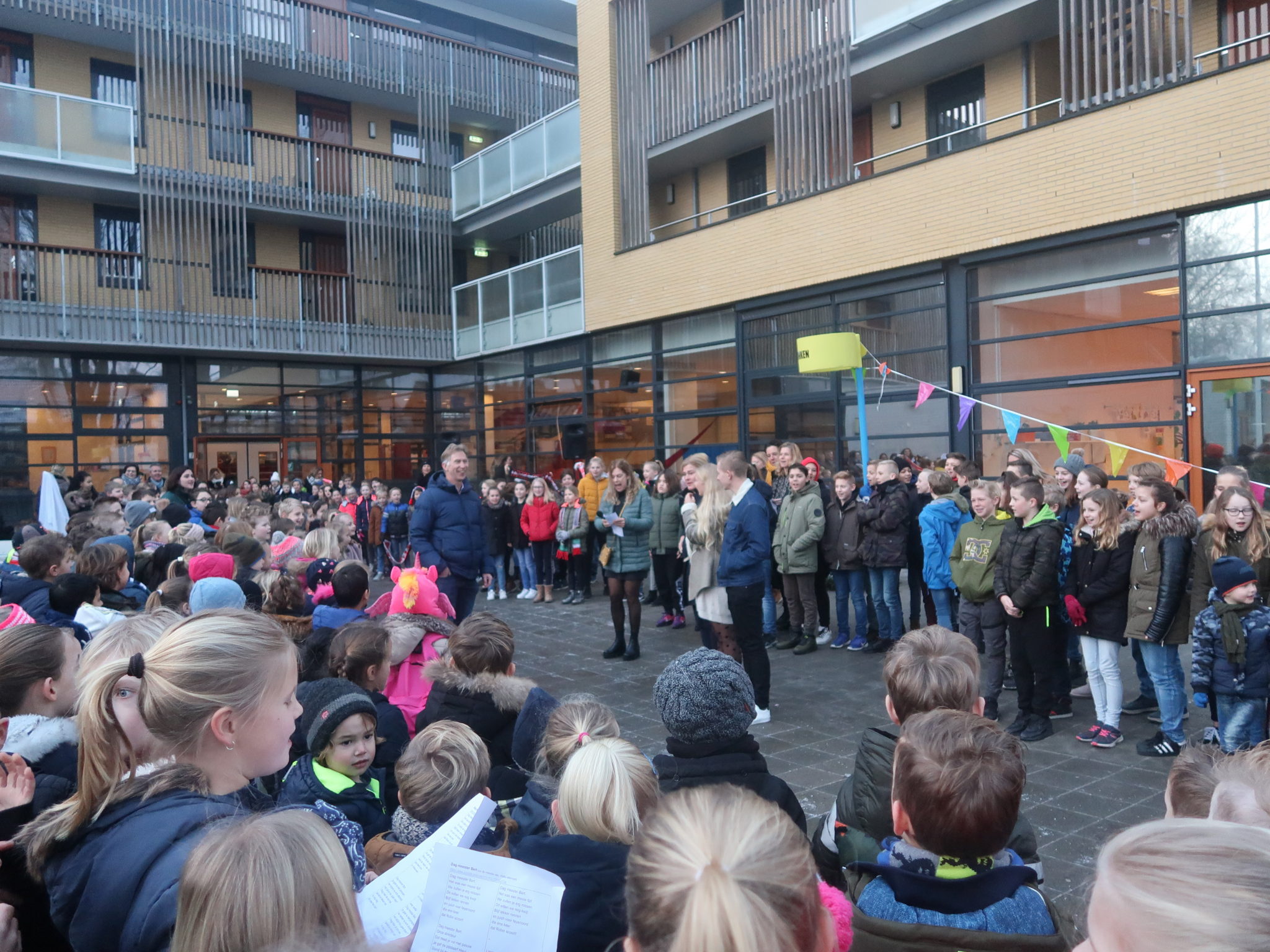 Afscheid meester Bert op Pijlstaartschool - Nieuwe Meerbode