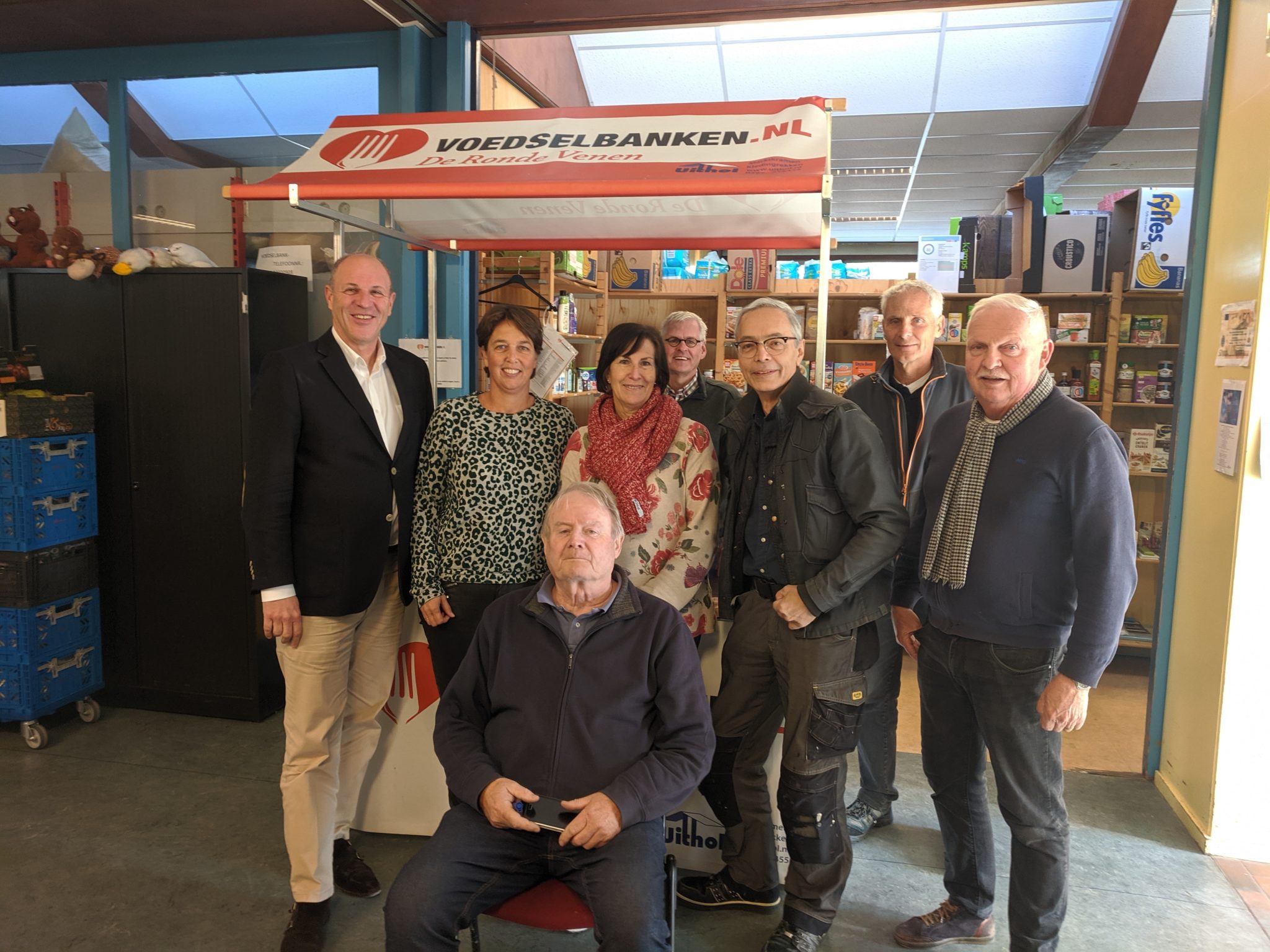 VVD De Ronde Venen op bezoek bij Voedselbank - Nieuwe Meerbode