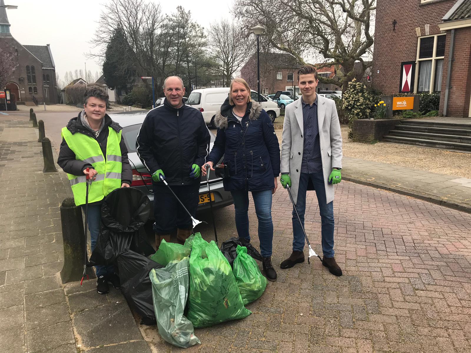 Zwerfvuilactie VVD in De Ronde Venen - Nieuwe Meerbode