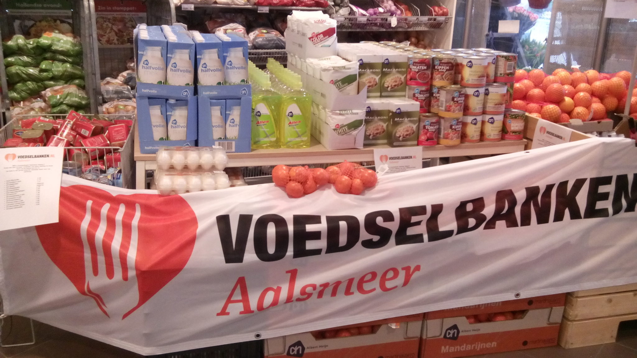 Voedselbank houdt bij AH winkelinzameling - Nieuwe Meerbode
