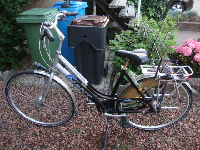 Fiets gevonden in bosjes bij Zwarteweg - Nieuwe Meerbode