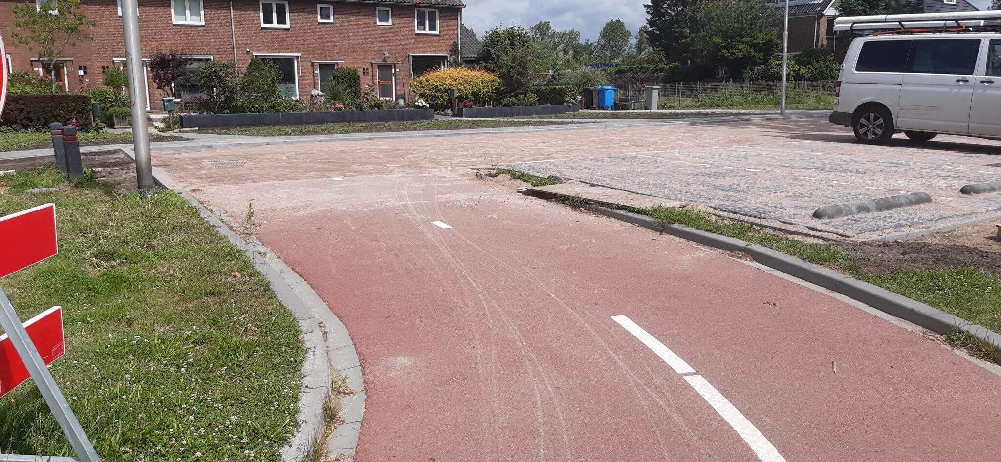 Nieuwe 'look' voor ventweg bij Zwarteweg - Nieuwe Meerbode
