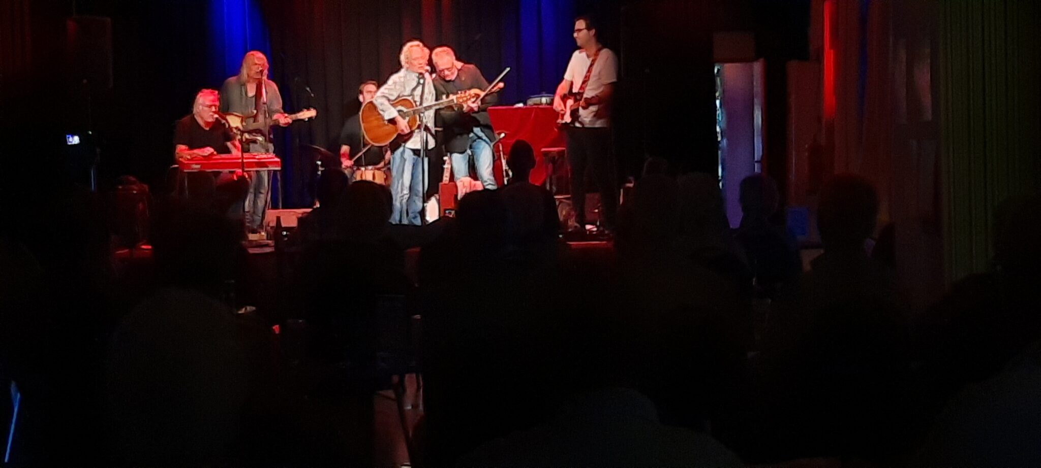 Swingend optreden Hobo String Band in Bacchus - Nieuwe Meerbode