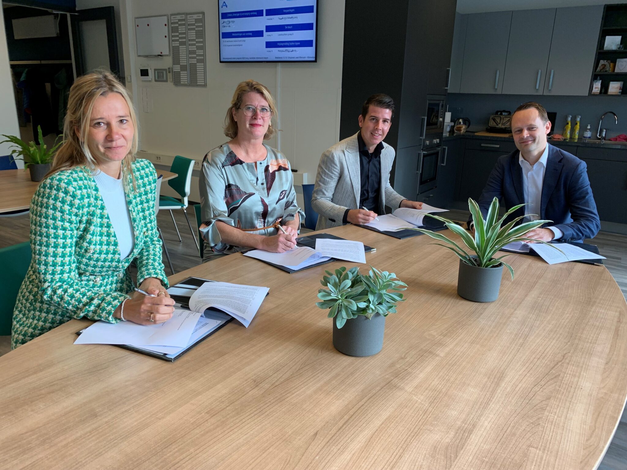 Convenant gemeente en scholen voor fulltime taalklas - Nieuwe Meerbode