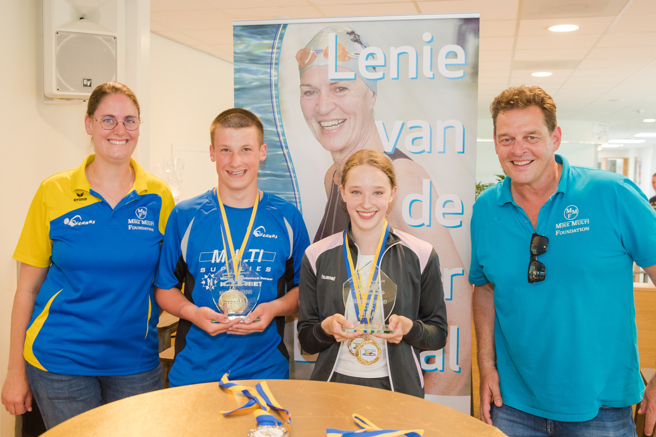 Leni van der Meer bokaal voor Britt en Daniël - Nieuwe Meerbode