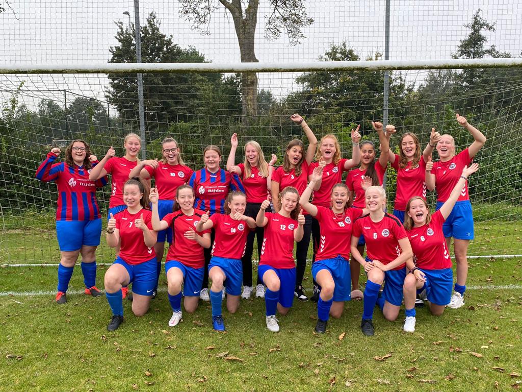 CSW MO19-1 en CSW MO17-1 kampioen in de 1e klasse - Nieuwe Meerbode