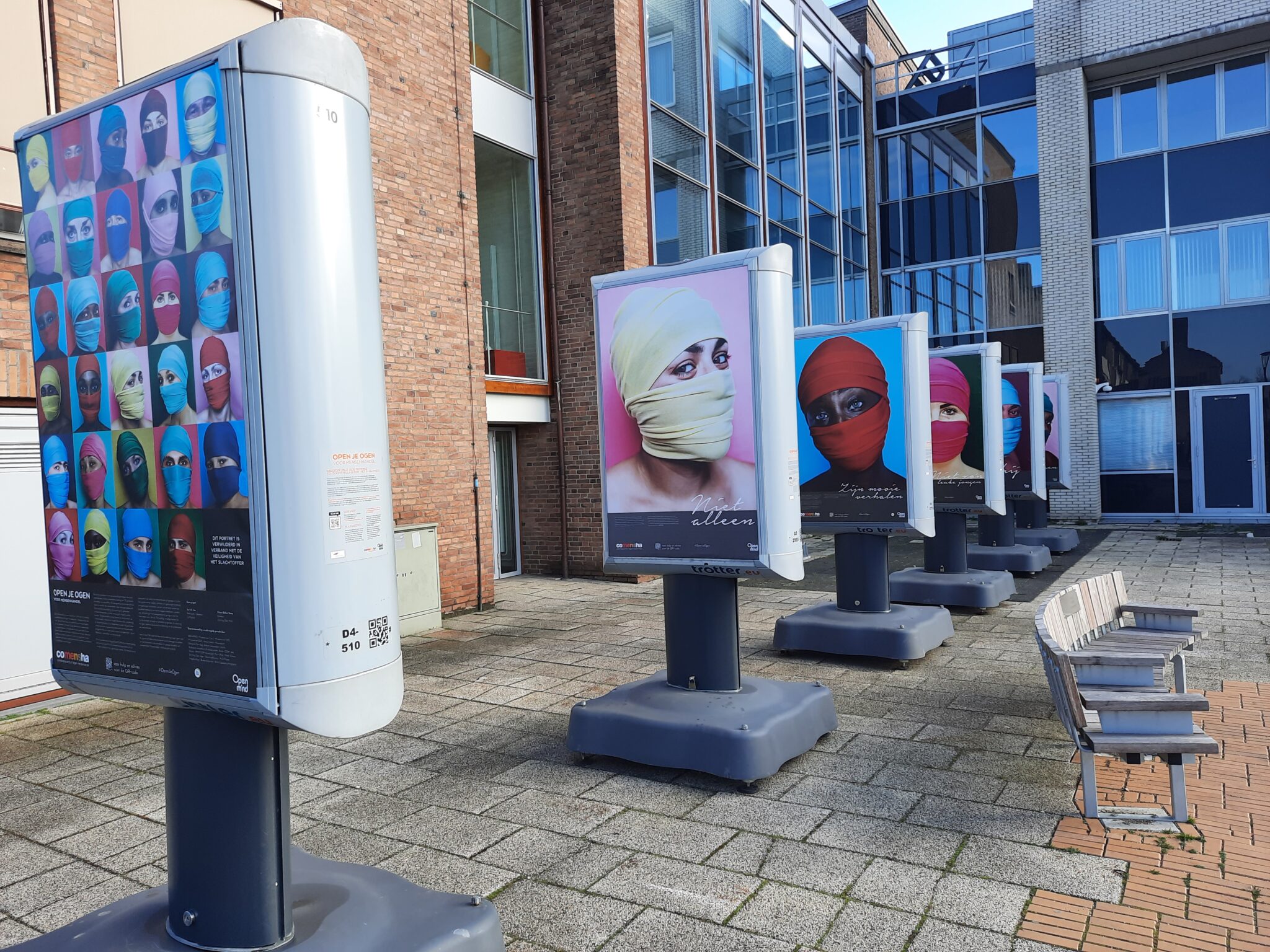 Tentoonstelling 'Open je ogen voor mensenhandel' - Nieuwe Meerbode