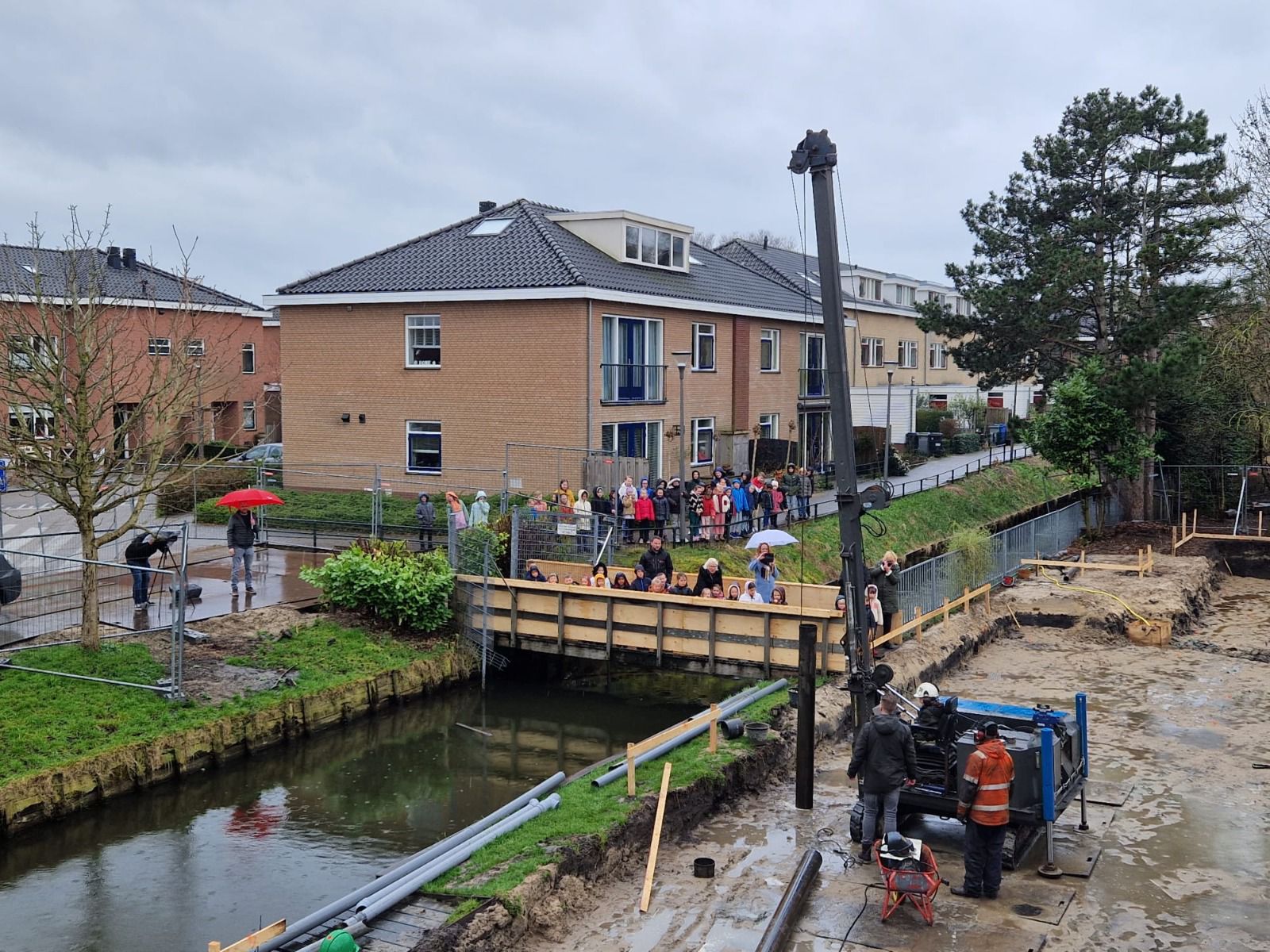 Eerste paal voor aanbouw Jozefschool - Nieuwe Meerbode