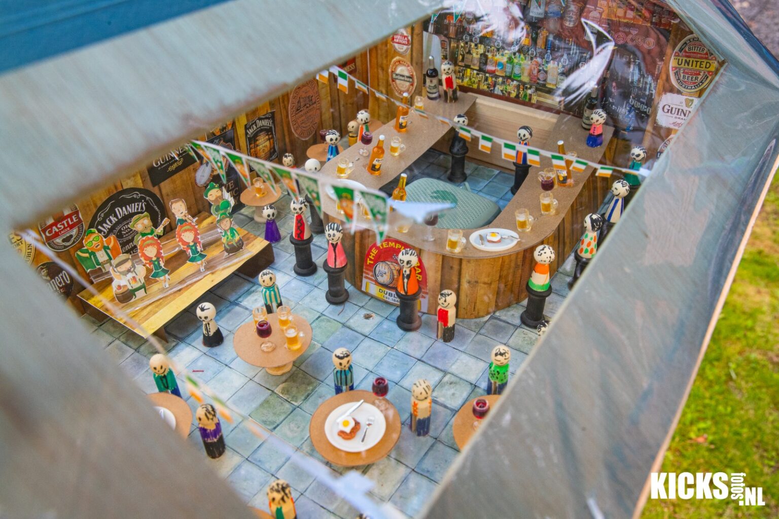 Kijkdozen festival in Wilgenlaan: Kom kijken! - Nieuwe Meerbode