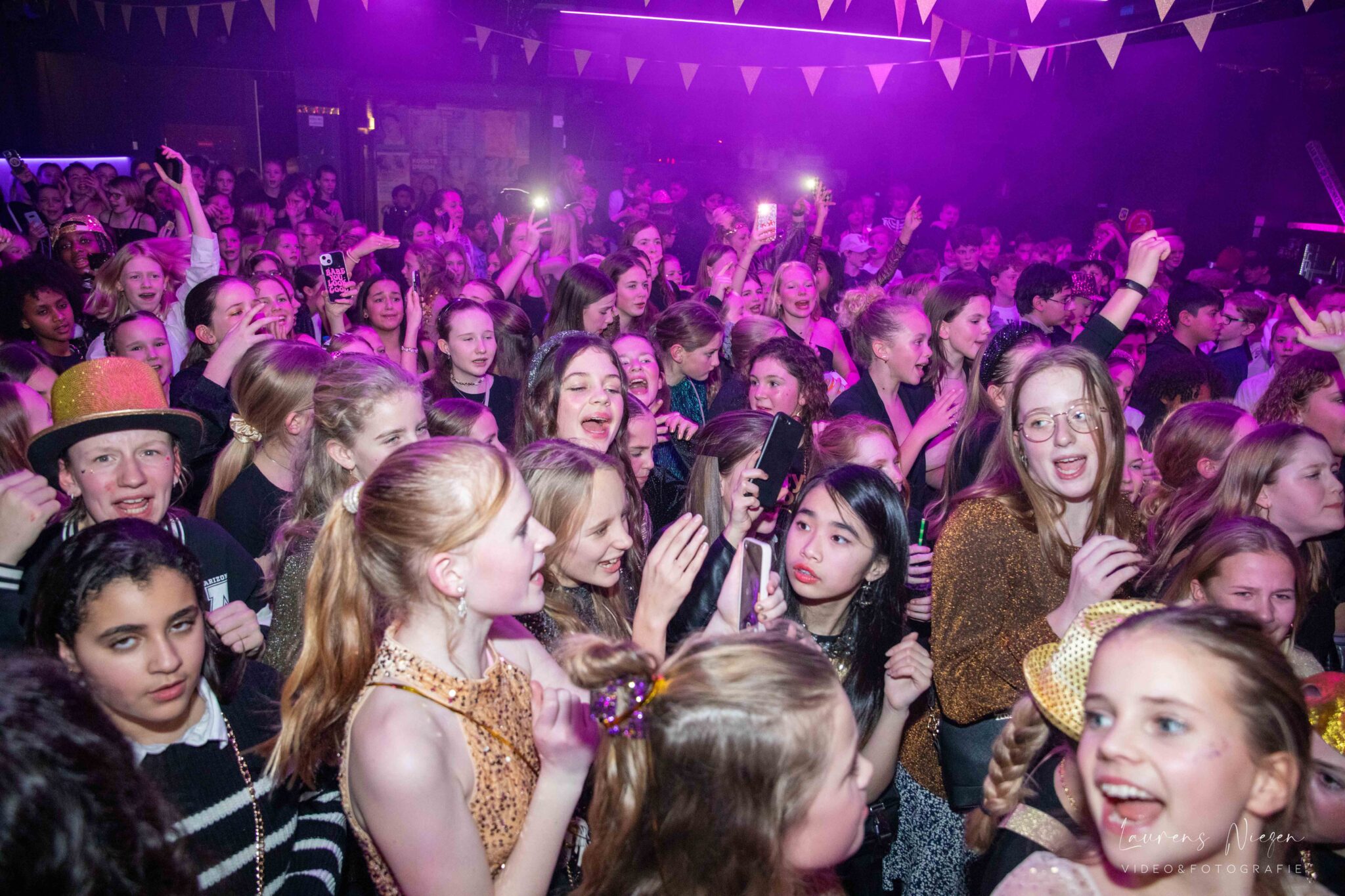 20e Groep 8 Feest groots gevierd in N201 - Nieuwe Meerbode