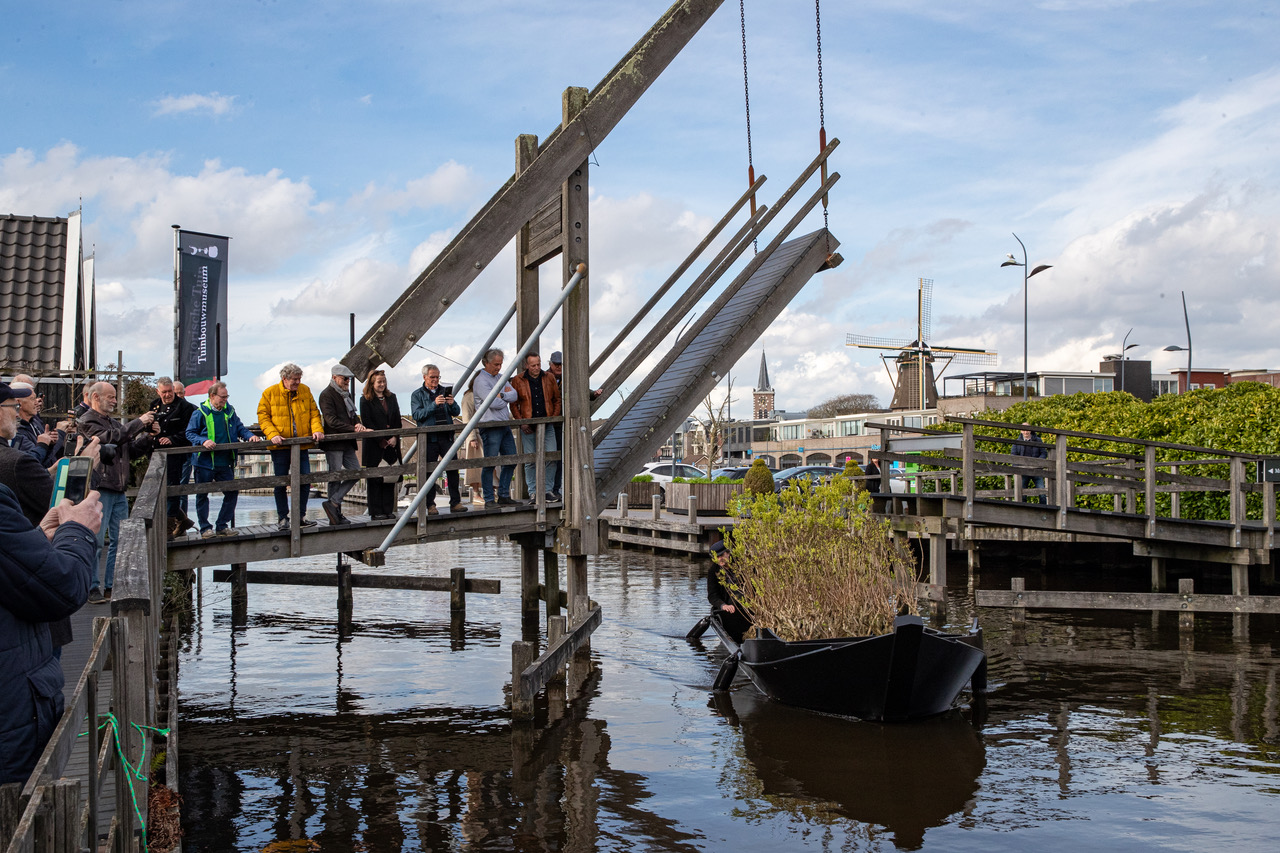 Aluminium praam voor de Historische Tuin - Nieuwe Meerbode