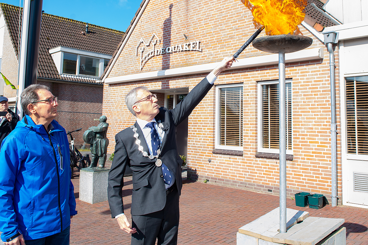 Lopers Bevrijdingsvuur eren Wil Voorn - Nieuwe Meerbode