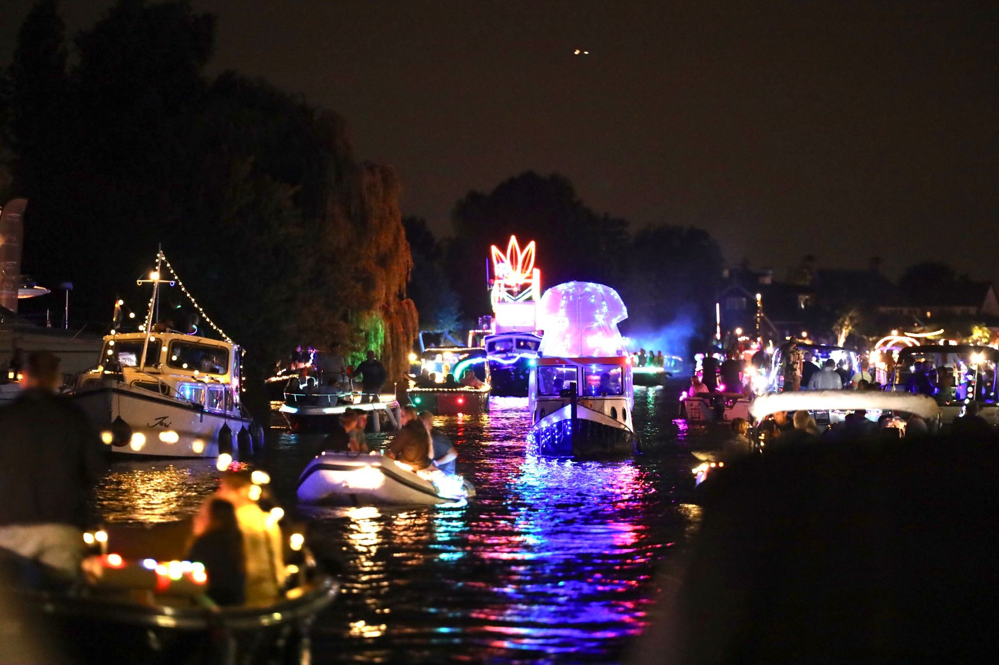 Dit jaar 40ste verlichte botenshow! - Nieuwe Meerbode