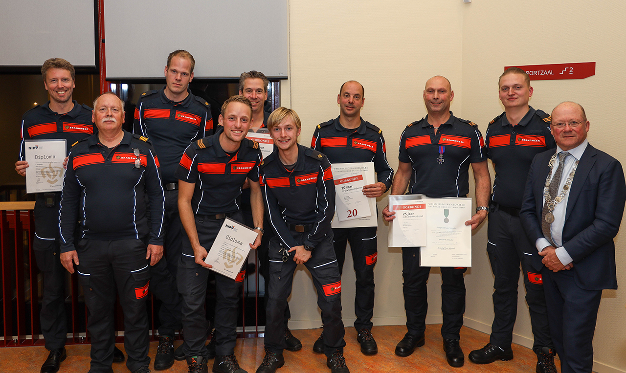 Diploma’s en jubilarissen bij Brandweer Abcoude - Nieuwe Meerbode