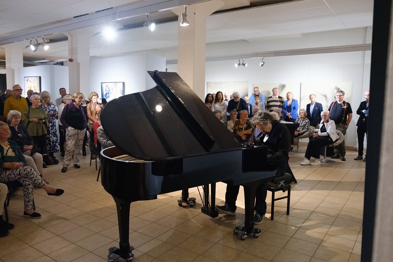 'Bloeiende Melodieën' in het Flower Art Museum - Nieuwe Meerbode