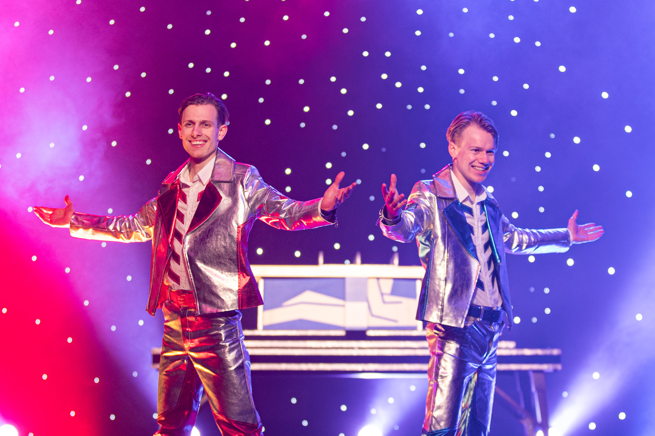 Betoverende reis met de Magic Brothers - Nieuwe Meerbode