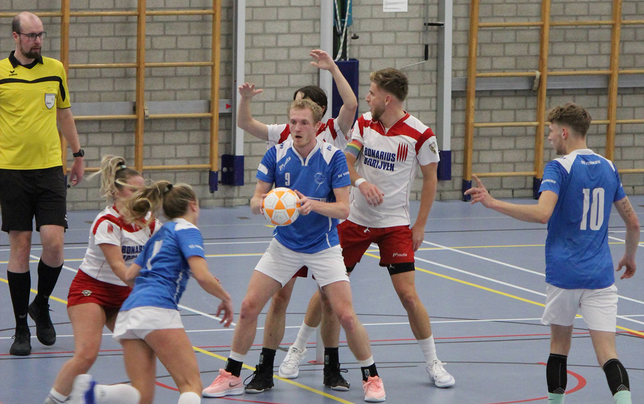 De Vinken pakt belangrijke punten - Nieuwe Meerbode