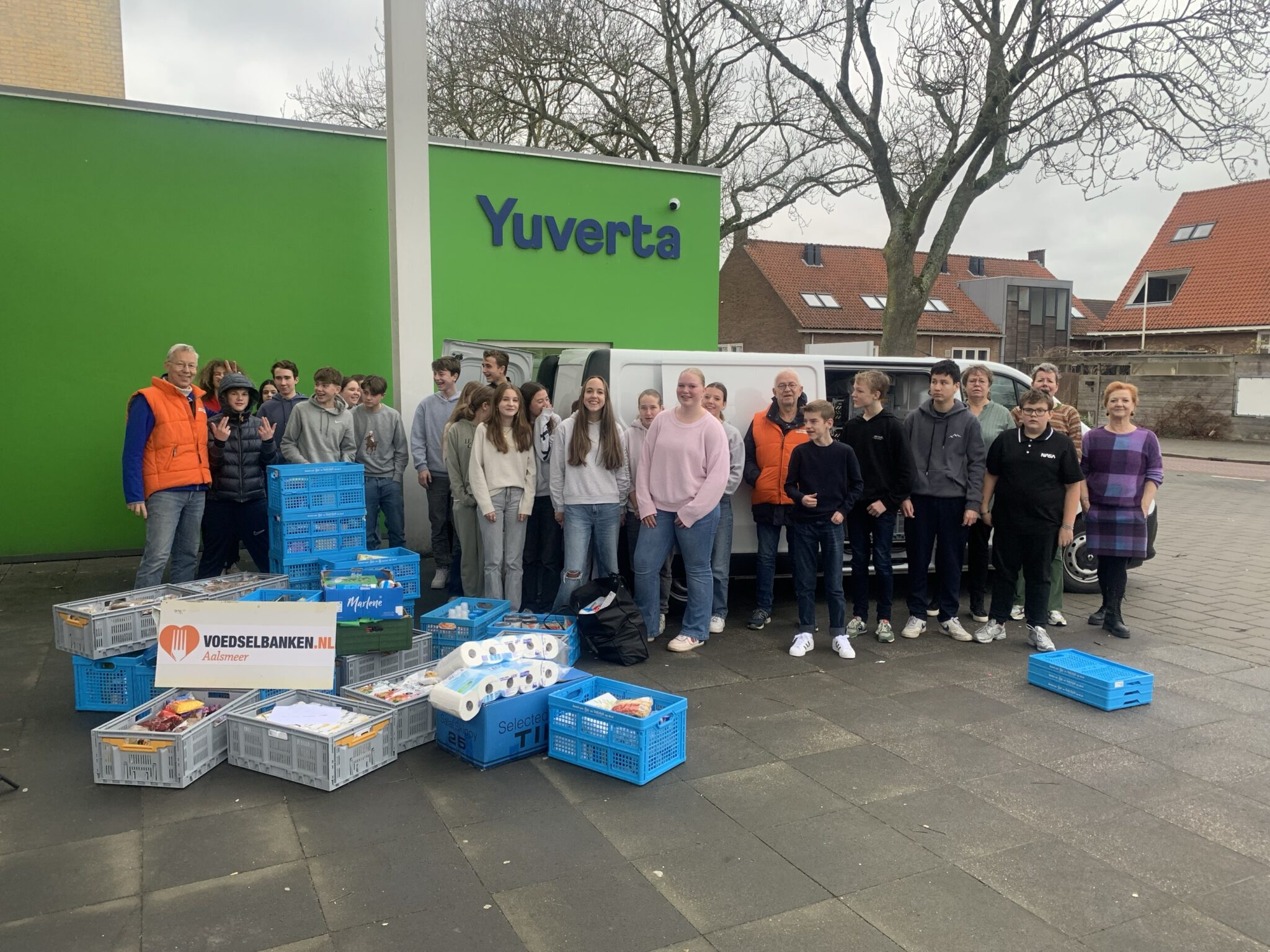 Actie leerlingen Yuverta mavo voor Voedselbank - Nieuwe Meerbode
