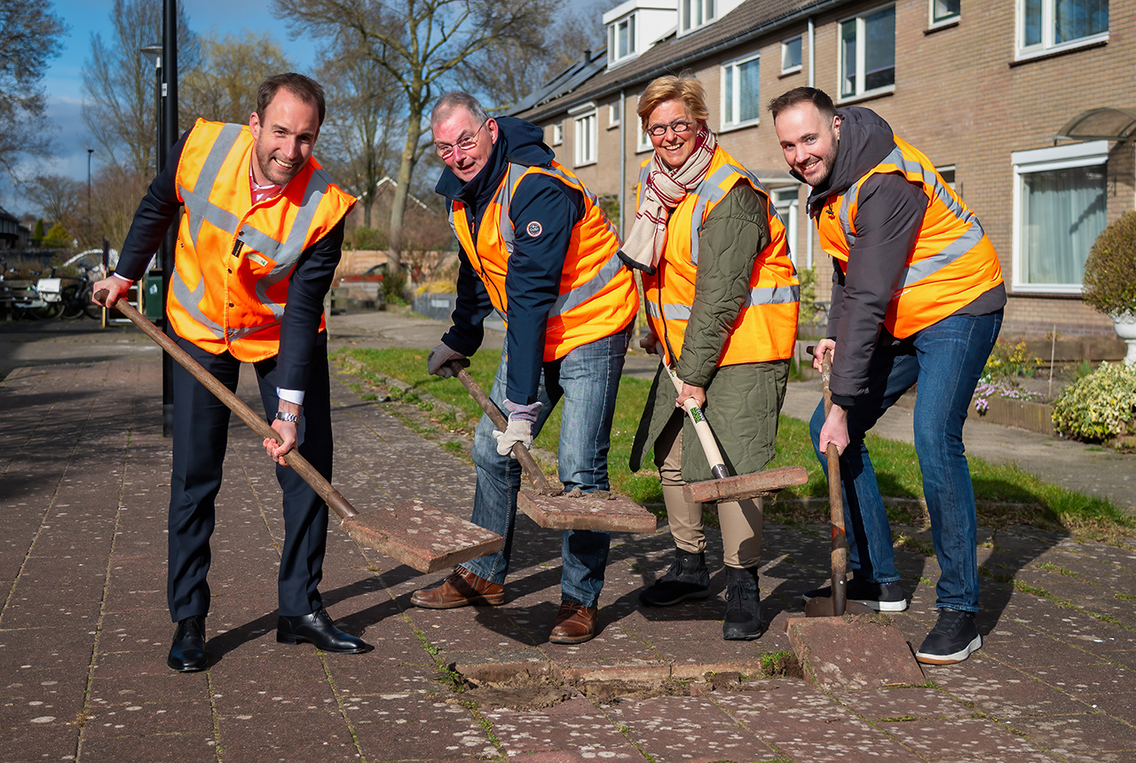 De Ronde Venen doet meemet NK tegelwippen - Nieuwe Meerbode