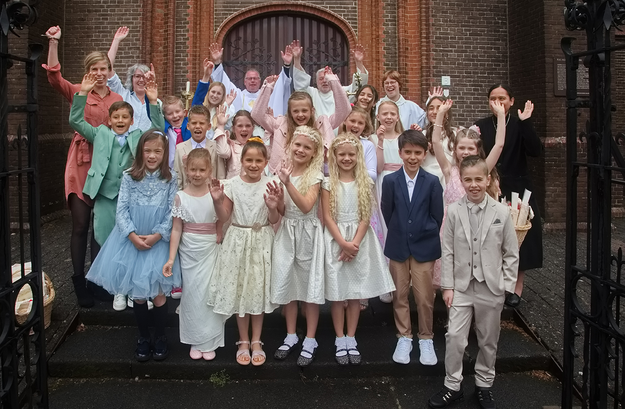 Eerste Heilige Communie gevierd - Nieuwe Meerbode