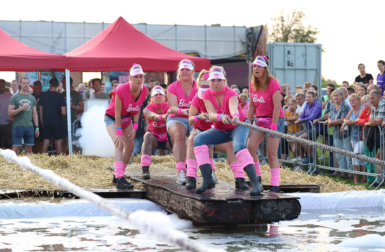 De Kwakel maakt zich op voor kermisweek - Nieuwe Meerbode