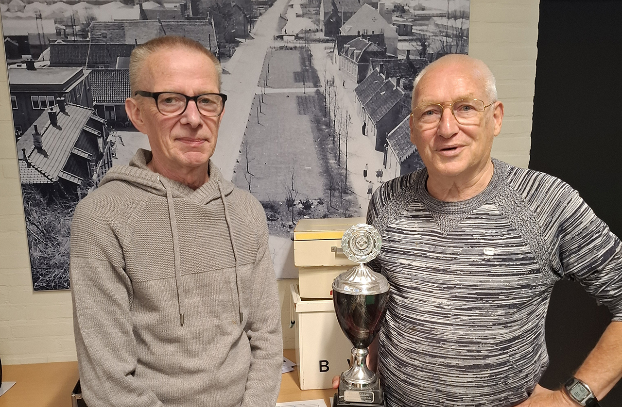 Clubkampioen bridge De Kwakel gehuldigd - Nieuwe Meerbode